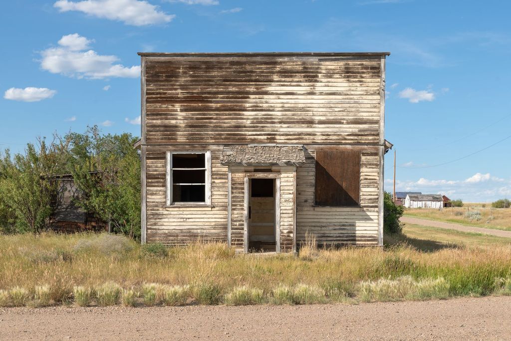 10 spooky Alberta ghost towns that you have to check out