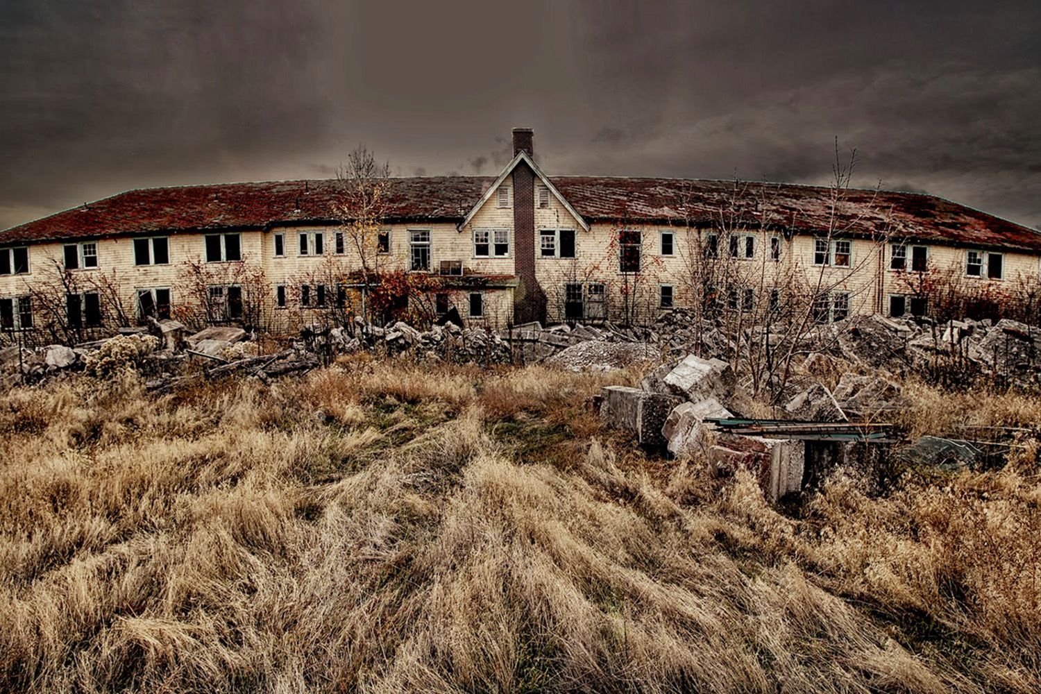 11 of the most famous haunted places you can find around Canada