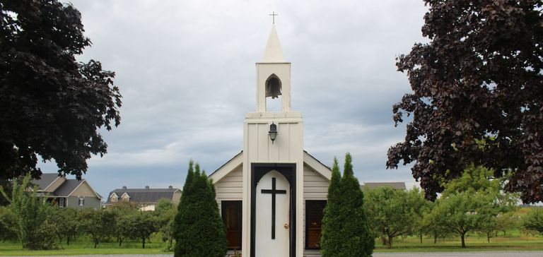 Canada is home to the "world's smallest chapel" & here's where