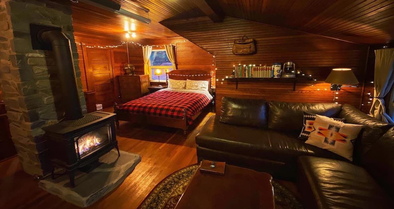 Book a stay at this authentic 1917 lodge right next to Mount Rainier