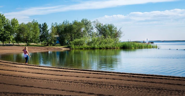 Lake Newell Lake & beach is one of the warmest in the province