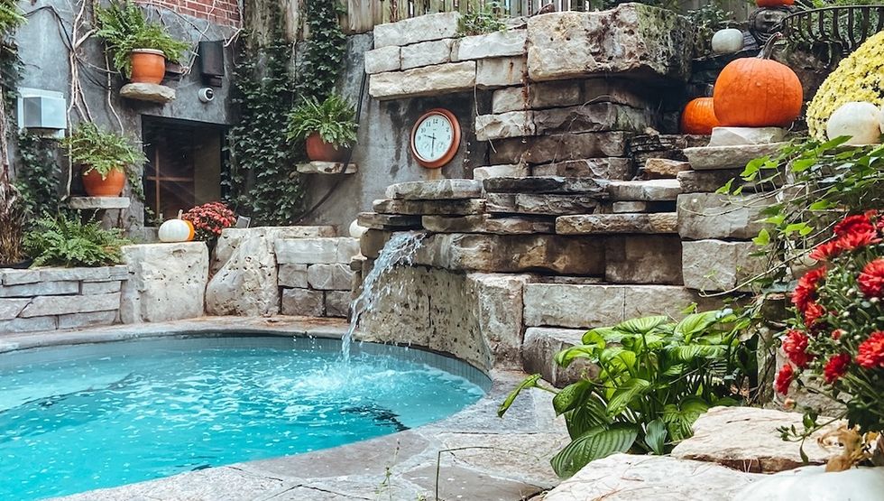 These Ontario hot springs are perfect for your relaxing fall getaway