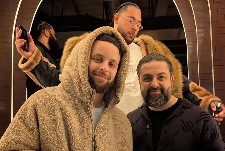 Steph Curry showed up to Toronto restaurant while in town to play Raptors